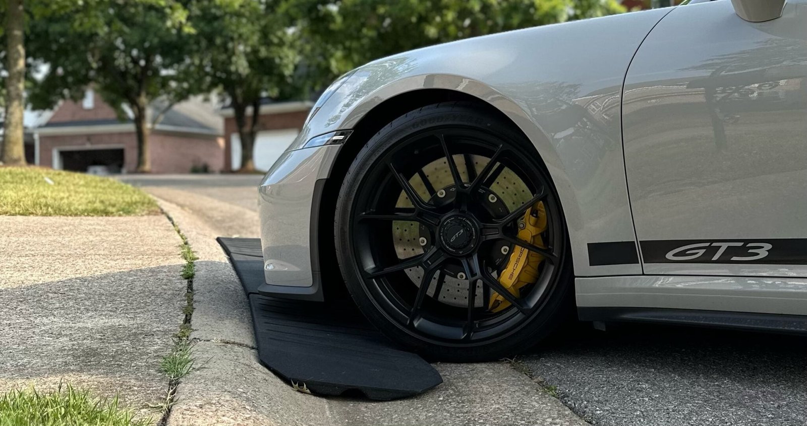 The 5 Different Types of Curbs: A Quick Guide for Car Owners